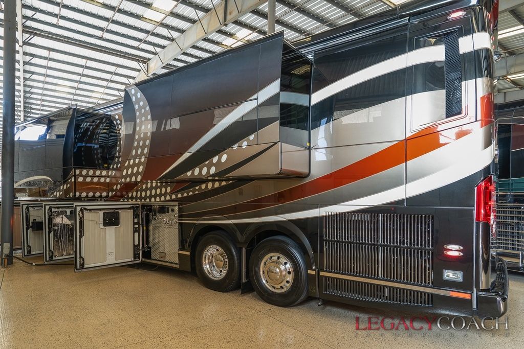 2020 Millennium H3-45 : Quad Slide - Prevost Hub